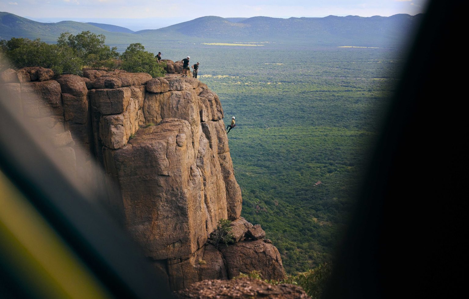 アフリカで〈DEFENDER〉と冒険してみない？ 『ディフェンダー・トロフィー』に挑む参加者を募集中！